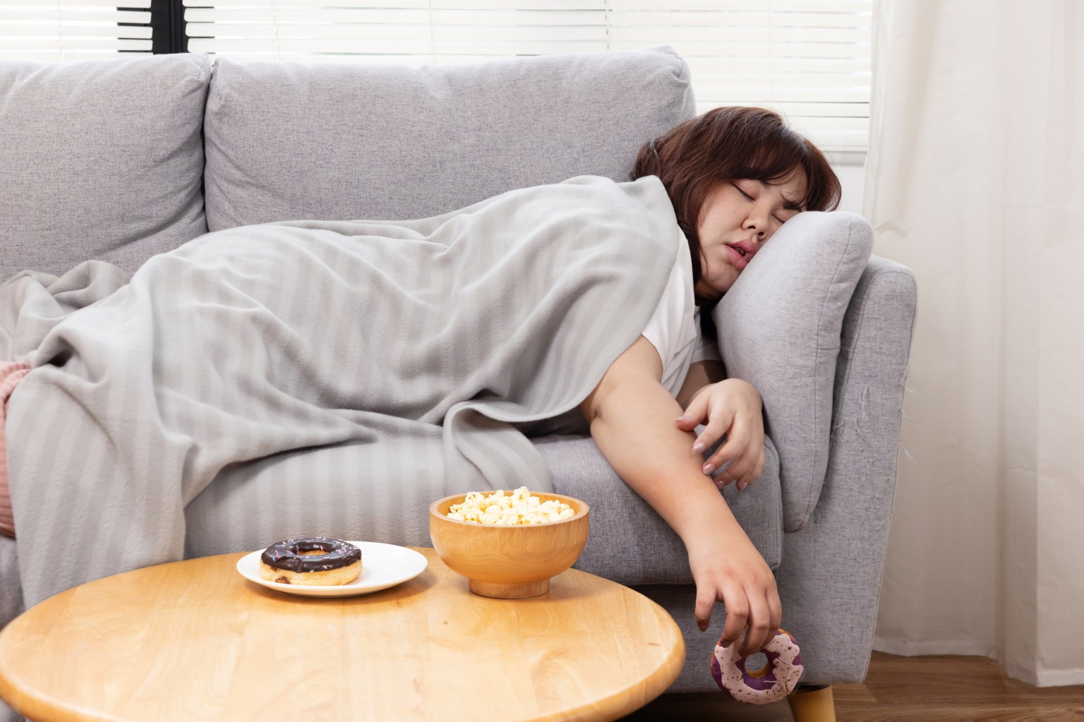 6 Reasons You Feel Tired and Fatigued After Eating | Dr. Berg